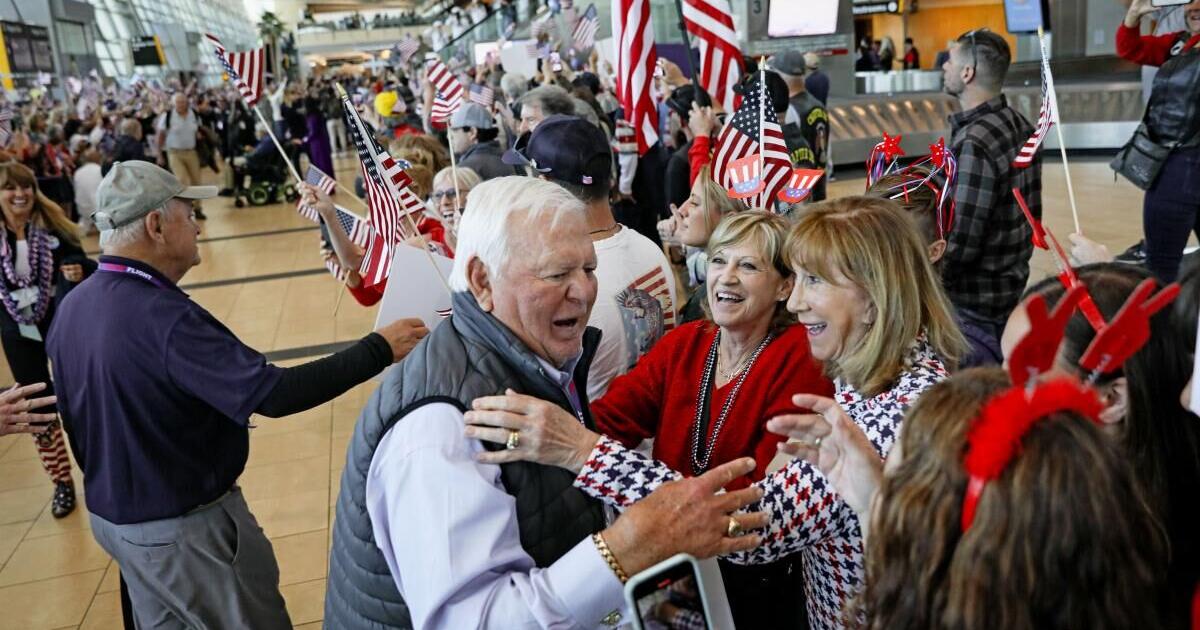 WWII Veterans Honored with Warm Welcome at Washington D.C. Memorial ...