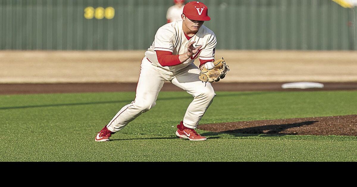 BASEBALL: Verdigris blanks Skiatook to remain unbeaten in district play ...
