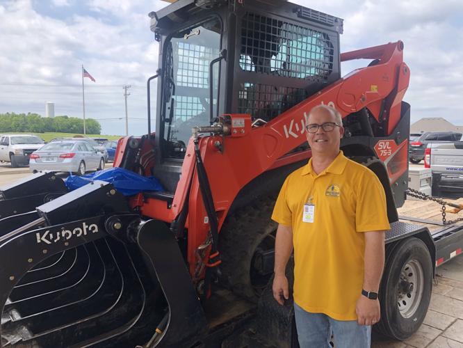 DRAFT PHOTO LAYOUT: Disaster recovery workers | | claremoreprogress.com