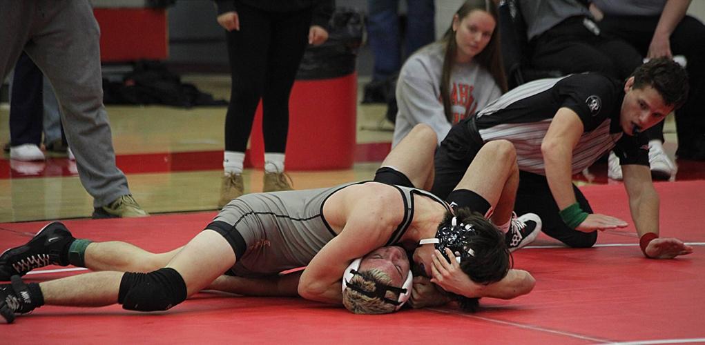 WRESTLING: Claremore racks up 7 dual wins, takes second at Donnie ...