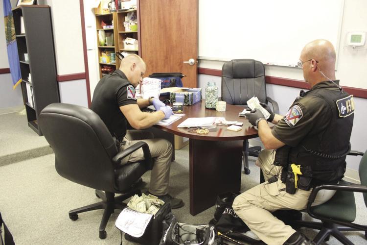 Verdigris police arrest man with $127K cash, 1.5 lbs of meth | News ...