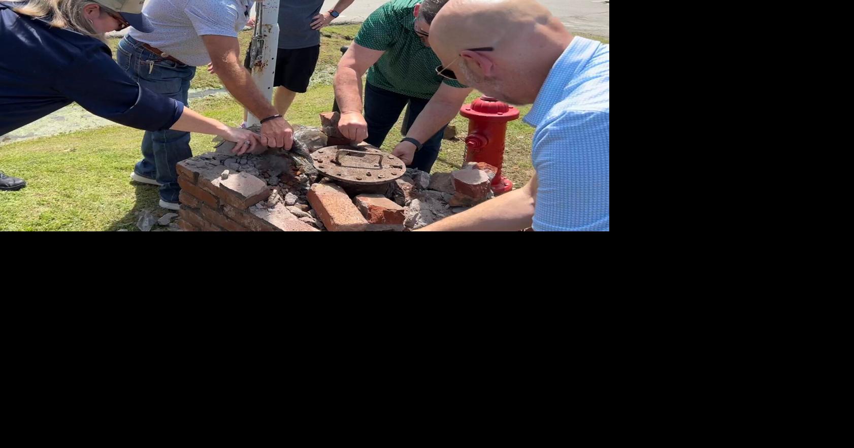 Tiawah School alumni unearth their 40-year-old time capsule | Local ...