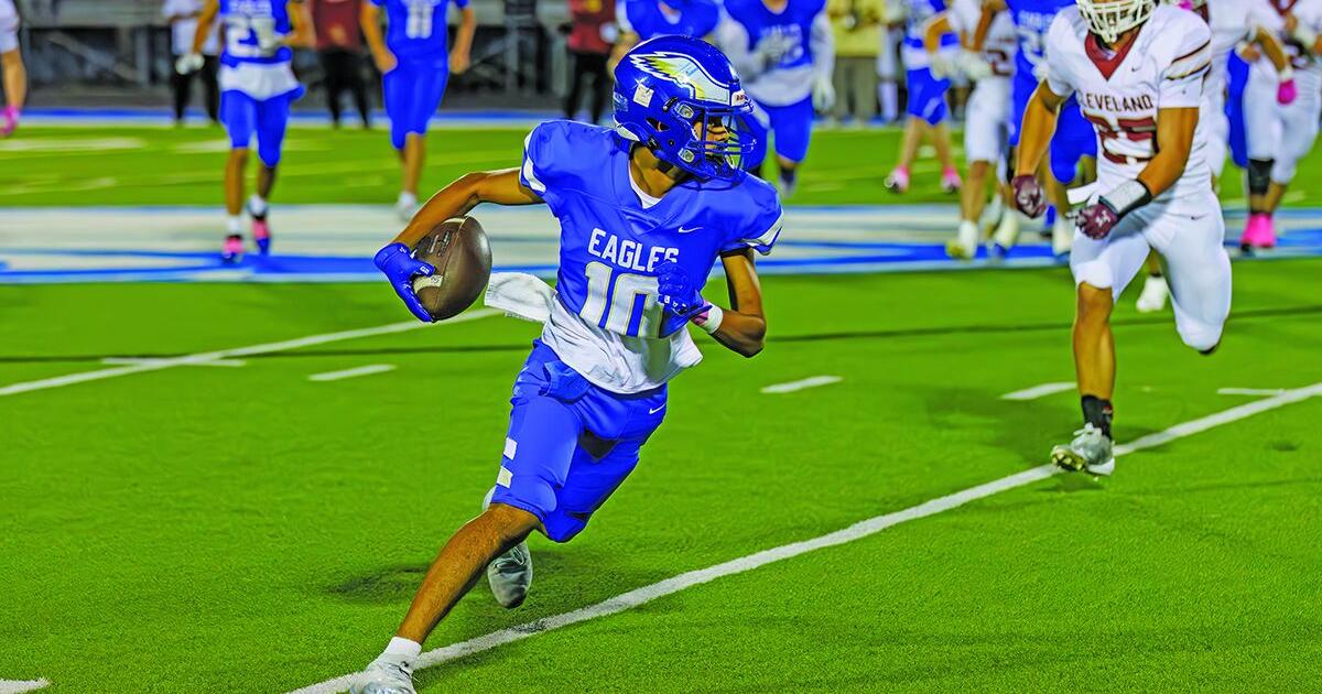 FOOTBALL: Sequoyah air raid erupts as Eagles torch Cleveland | Sports ...