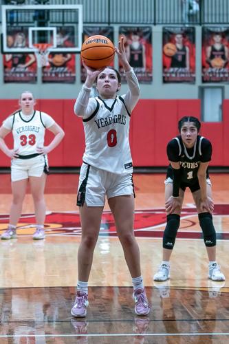 THE MOTHER ROAD CLASSIC: Brown's late free throws seal win over ...