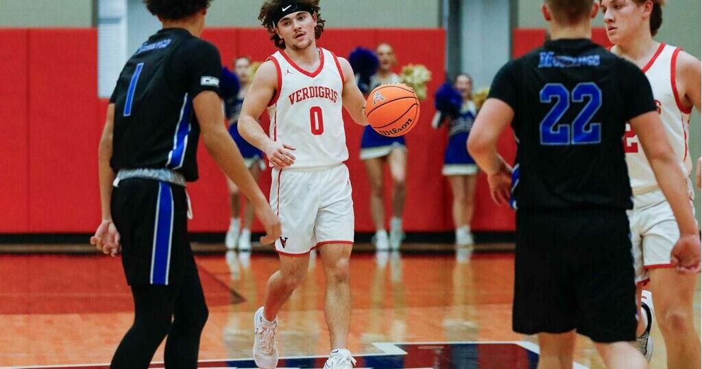 BOYS BASKETBALL: Cardinals' pick-your-poison style too much for Oologah ...