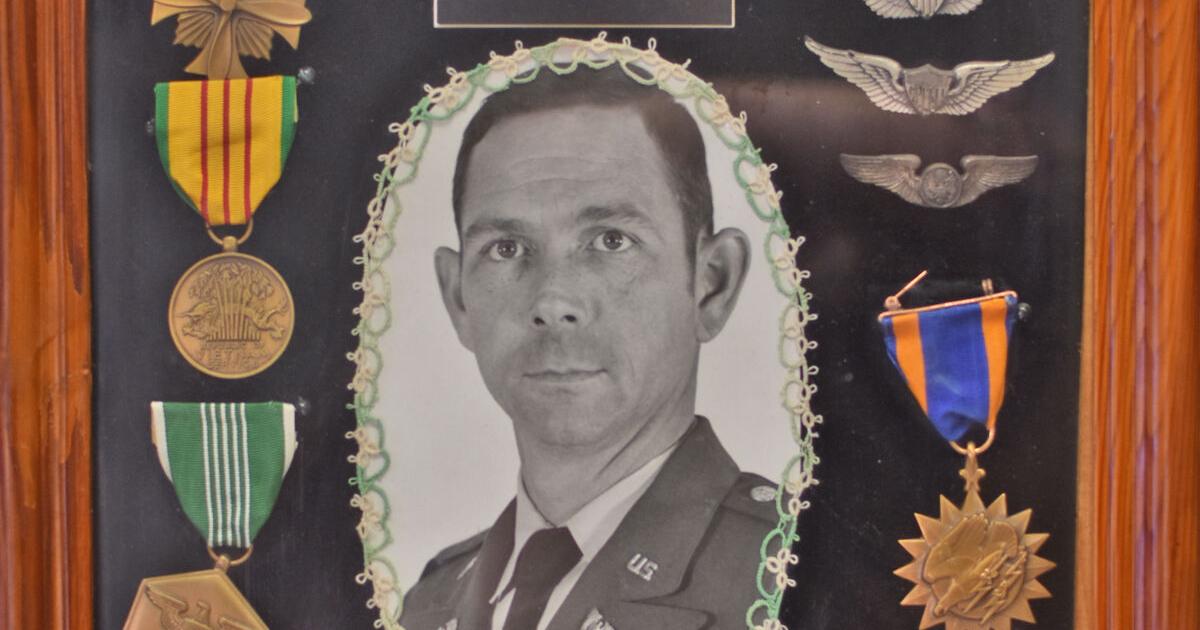 Hear a Heroes story: Earl E. Chambers | News | claremoreprogress.com