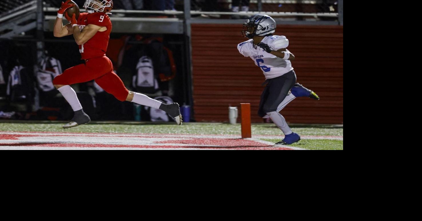 FOOTBALL: Claremore clinches thrilling victory as Sapulpa's high-stakes ...