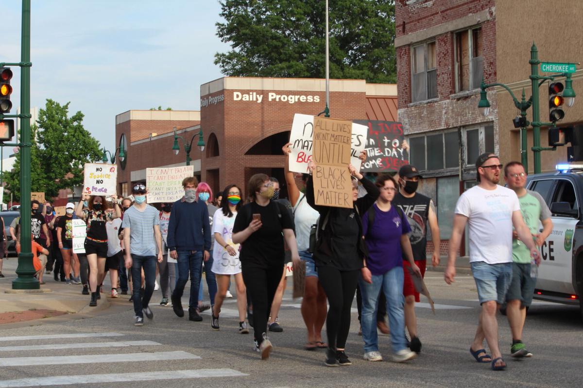 "This is what community looks like:" Teen activist leads peaceful ...