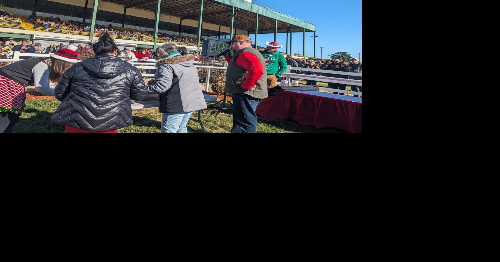 Shoppers win big in Santa Cash drawing | News | claremoreprogress.com