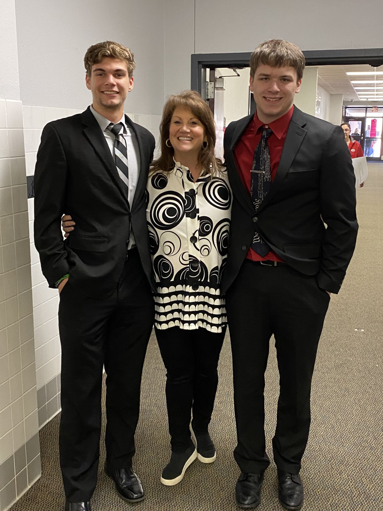 'Heart and soul of Grandview' retiring; Long-time teacher Julie ...