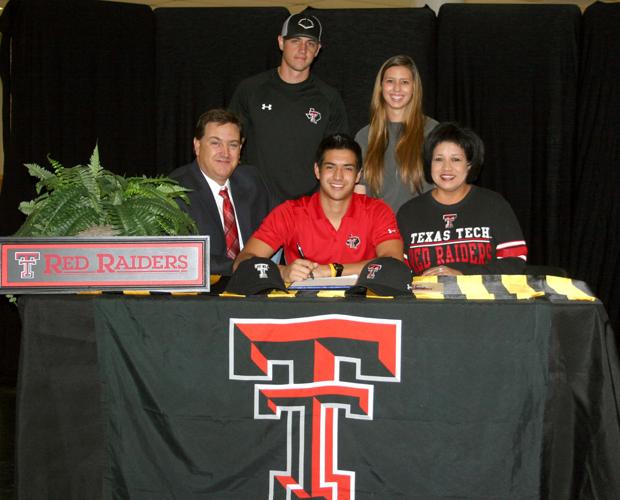 Cleburne’s Fowler signs with Texas Tech | Sports | cleburnetimesreview.com