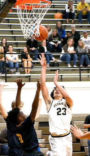 Jackets use stingy defense, 31 points from Wallace for win over Fossil ...