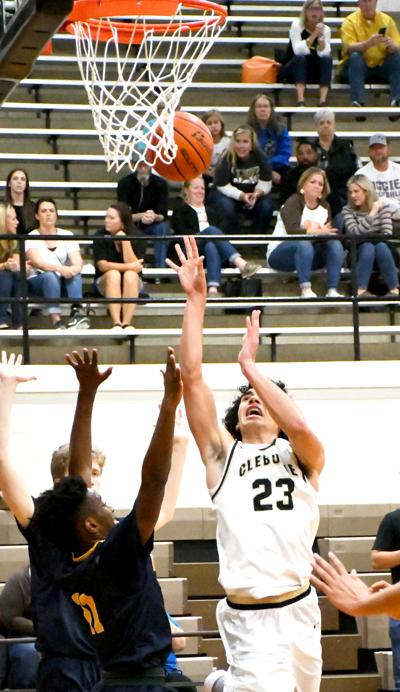 Jackets use stingy defense, 31 points from Wallace for win over Fossil ...