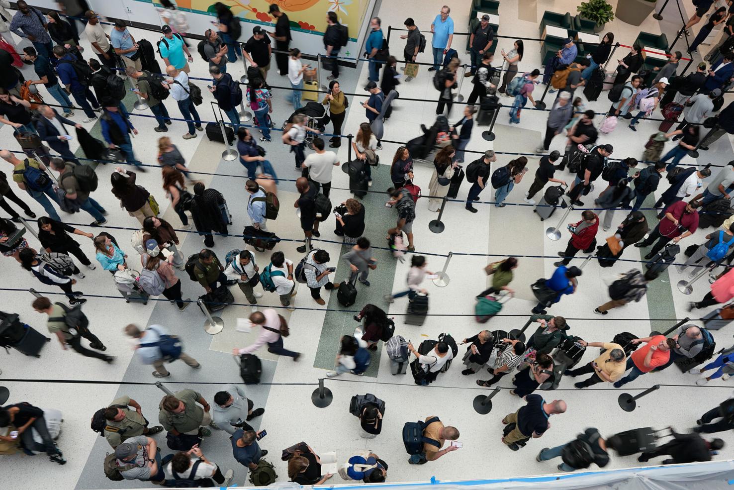 Man in Texas is accused of using a fake boarding pass to get on a ...