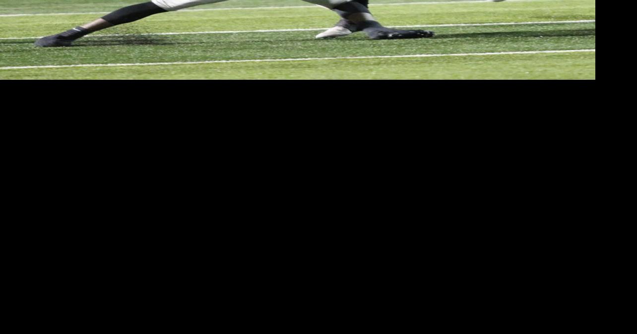 Marlin uses 24-point second quarter to beat Rio Vista, 38-7, in bi ...