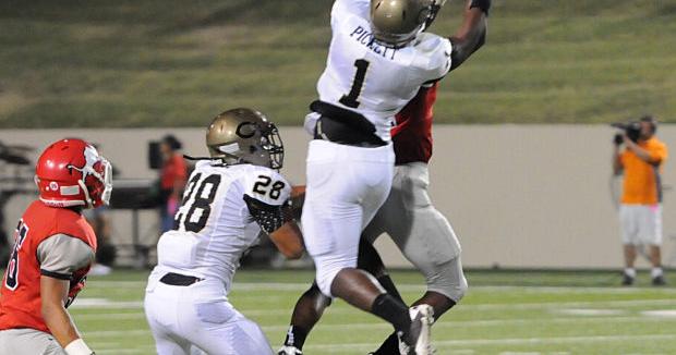 Cleburne football ‘on the rise’ | Archives | cleburnetimesreview.com