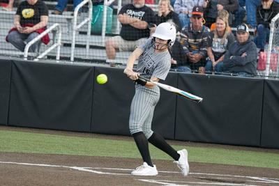 Grandview beats West to clinch 3rd straight undefeated district title ...