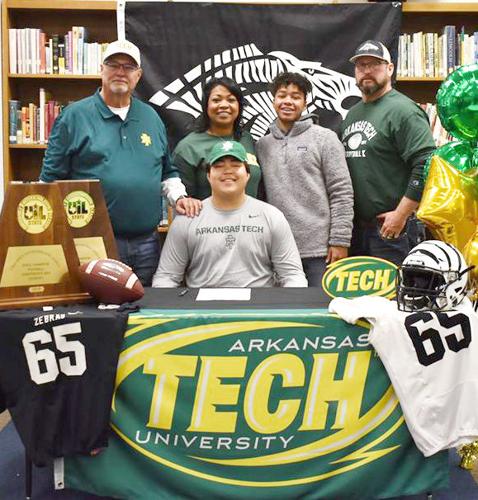 Grandview linemen Cannon, Smith sign with Arkansas Tech, Tarleton State ...