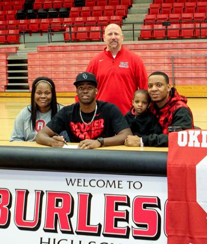 Burleson's Kenneth Mann signs with Oklahoma | Sports ...