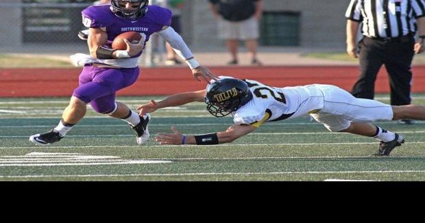 Johnson County alumni continuing football careers together at SAGU ...