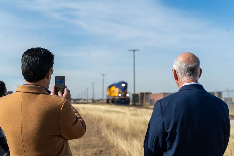 FWWR unveils new Cleburne locomotive | Local News | cleburnetimesreview.com