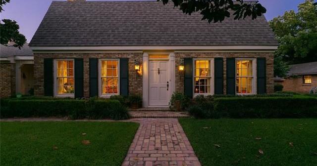 Cape Cod, Victorian homes on today’s Candlewalk Tour | Local News ...