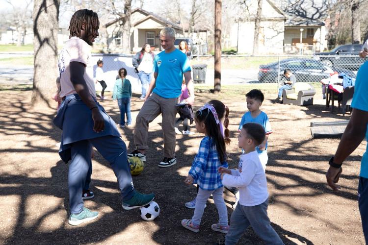 Texas Outlaws visit Cleburne to deliver water to Upbring | Local News ...