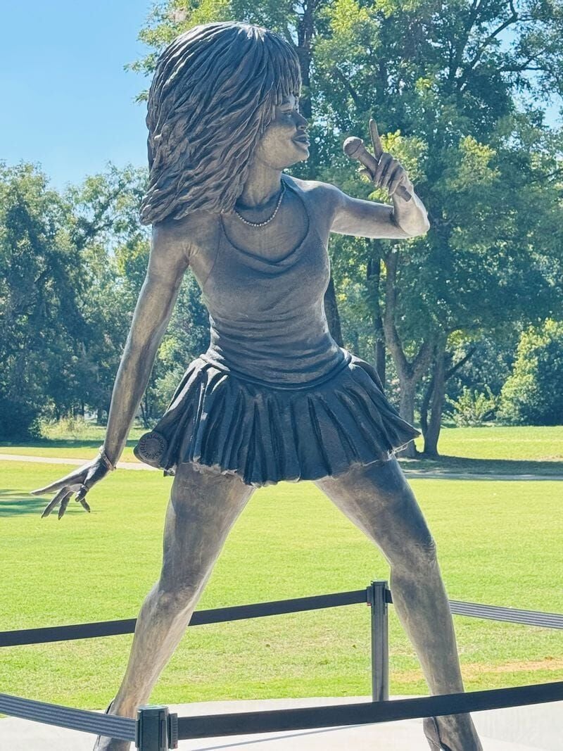 Statue of rock n' roll queen Tina Turner unveiled in Tennessee ...
