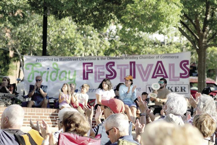 Clevelanders sit down and get down at first Friday Festival concert ...