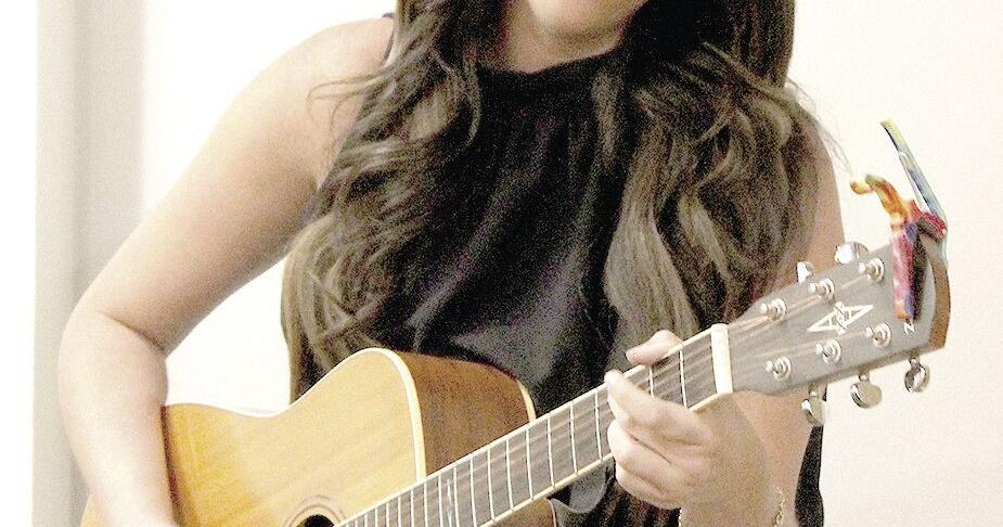 Hollis sings songs of heartbreak, speaks of faith and resilience | News ...