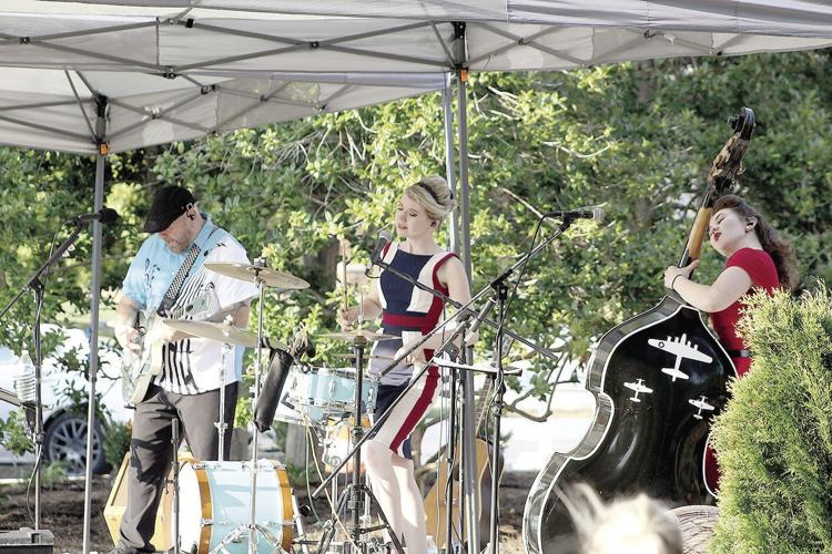 Warman Trio gives lively sendoff to Friday Festival concert series ...