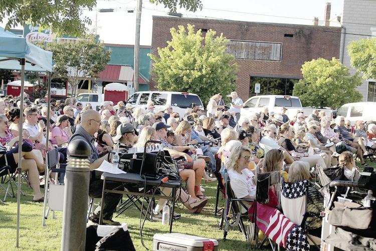 Clevelanders sit down and get down at first Friday Festival concert ...