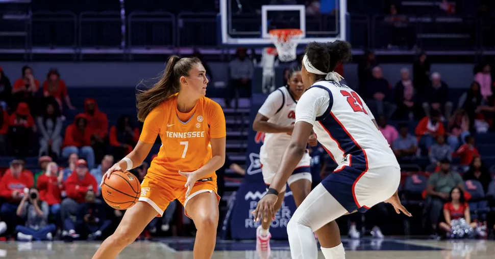 Lady Vols nipped; Hurst has career game | Sports | clevelandbanner.com