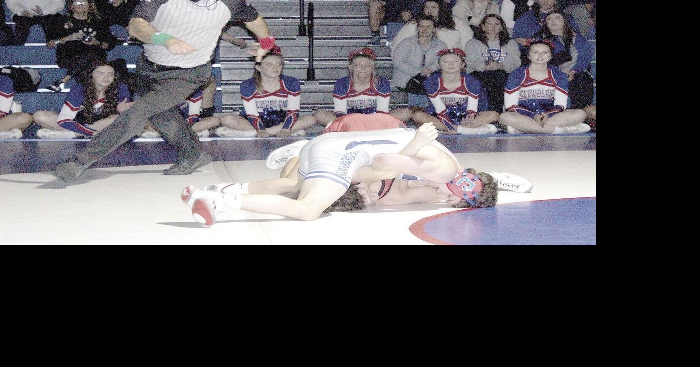 Mat Raiders hold home openers | Sports | clevelandbanner.com