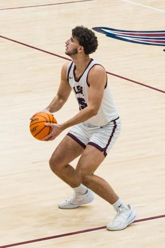 Lee drops GSC pair | Sports | clevelandbanner.com