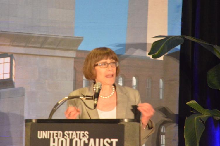 Pianist Golabek recalls family Holocaust horrors | Local News ...