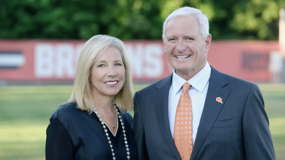 Haslam, family to receive Red Cross award | Briefs ...