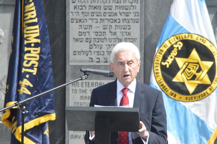 300 gather to keep Holocaust memories alive in fall tradition | Local ...