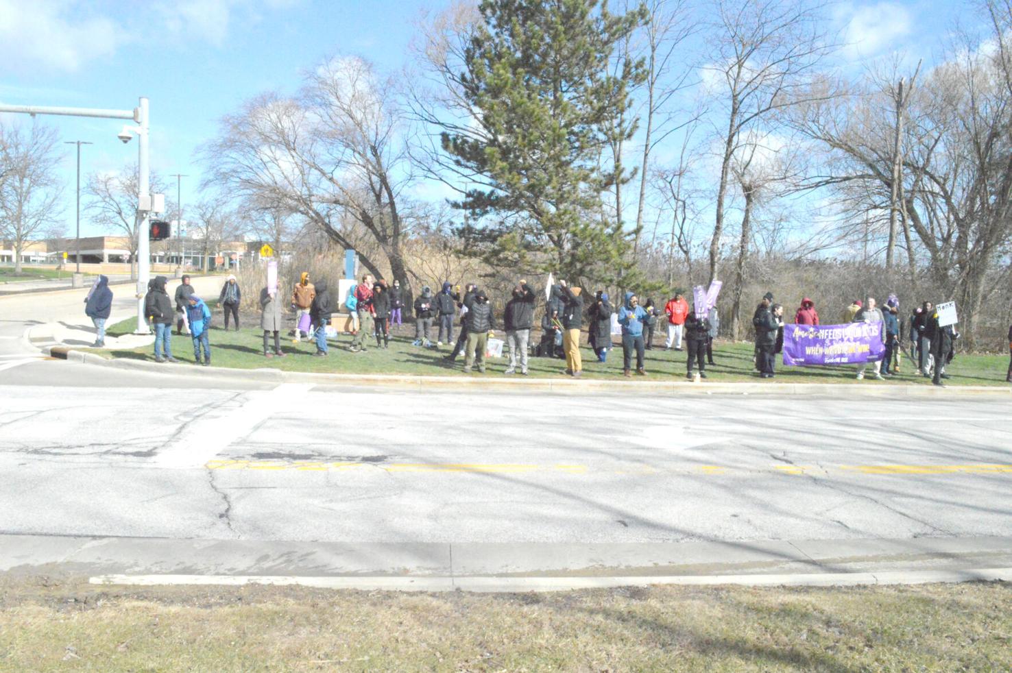 Union contract ends, pickets outside of Mandel JCC | Local News ...