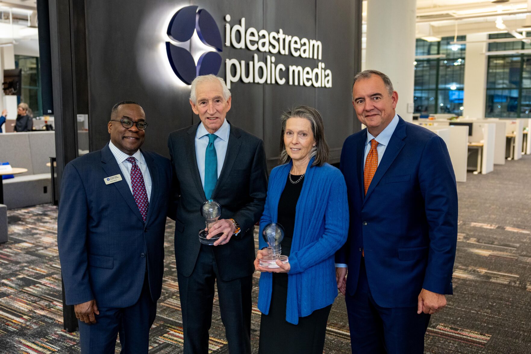 Ideastream presents pair with ‘Illuminate the World Around Us’ award ...