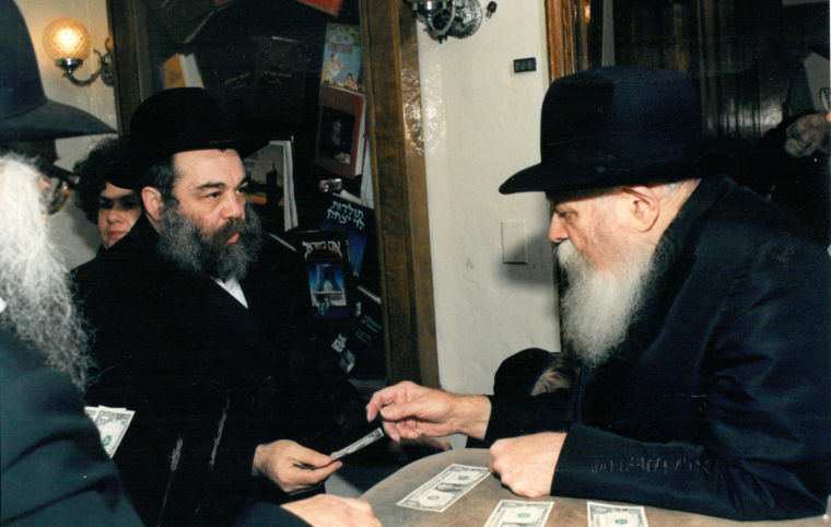 Remembering the Lubavitcher Rebbe | News | clevelandjewishnews.com
