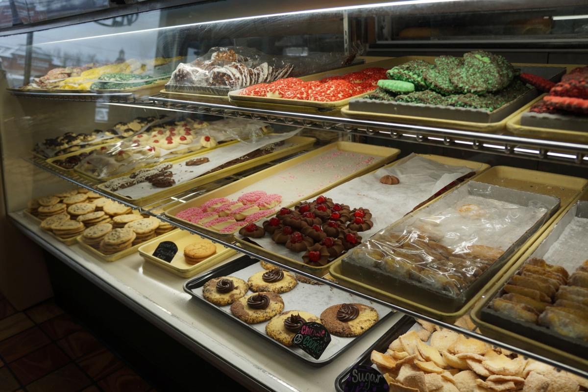 Davis Bakery celebrates 80 years | Nosh | clevelandjewishnews.com
