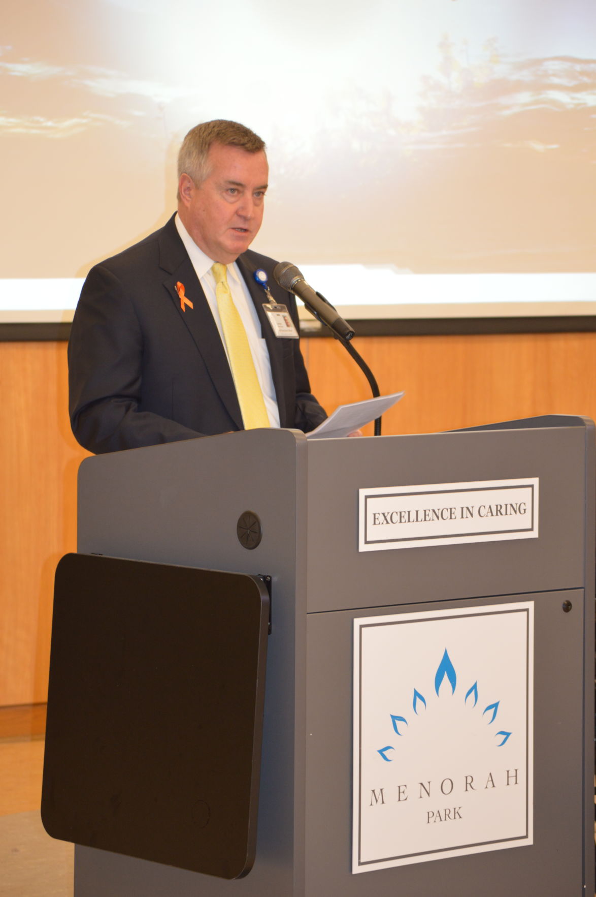 Menorah Park residents rally against gun violence, invoke peace | Local ...