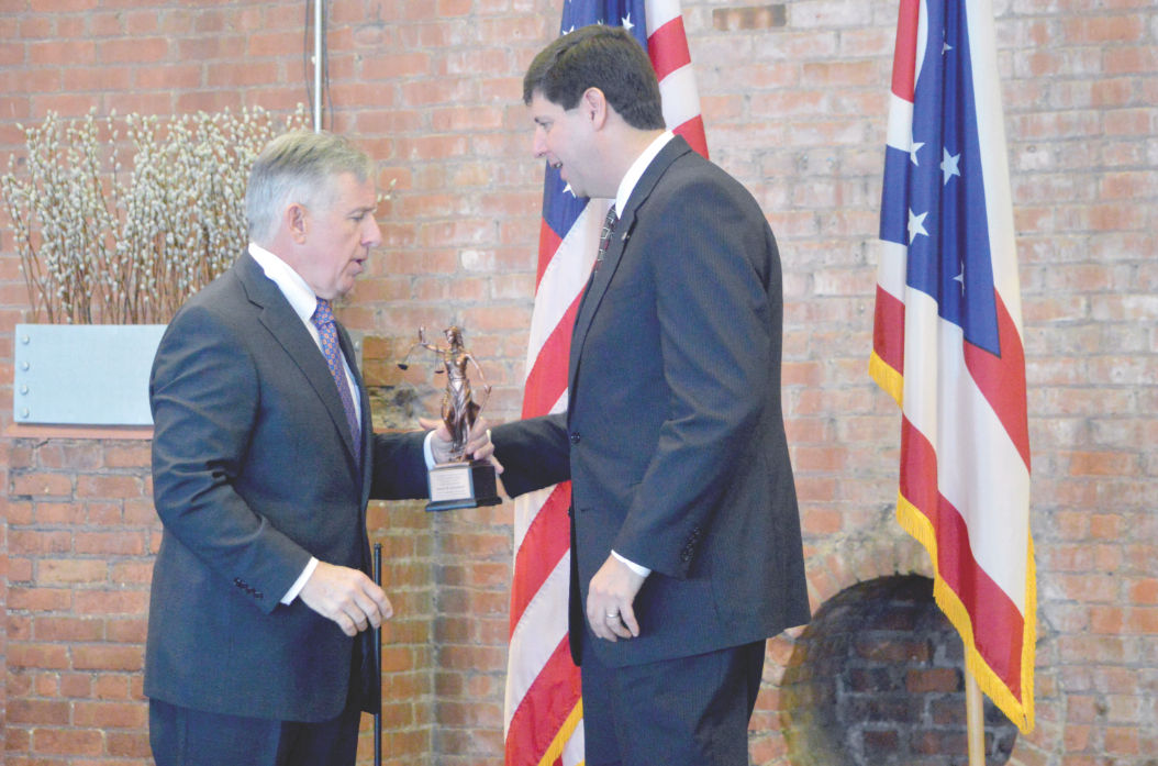 Hundreds turn out to praise Dettelbach | Local News ...