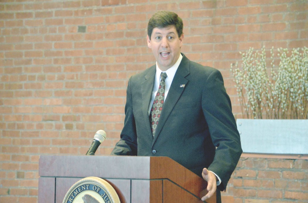 Hundreds turn out to praise Dettelbach | Local News ...