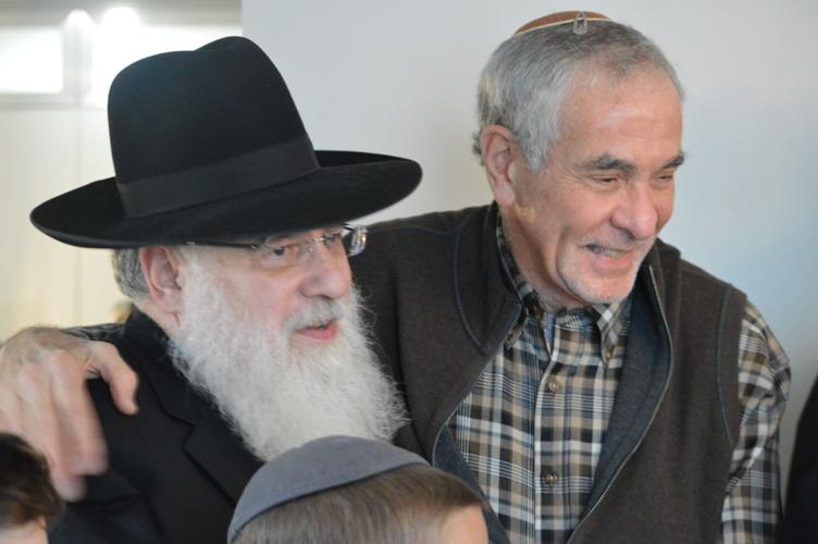 Hundreds celebrate arrival of Beachwood Kollel's first Torah | Local ...