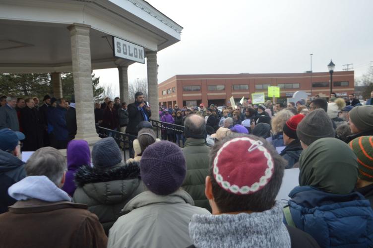 Rabbis, other Jews among 300 at Solon vigil for Muslim community ...