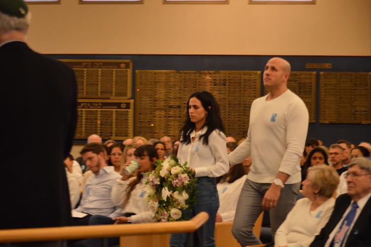 Community pays tribute to fallen soldiers, terror victims at Yom ...