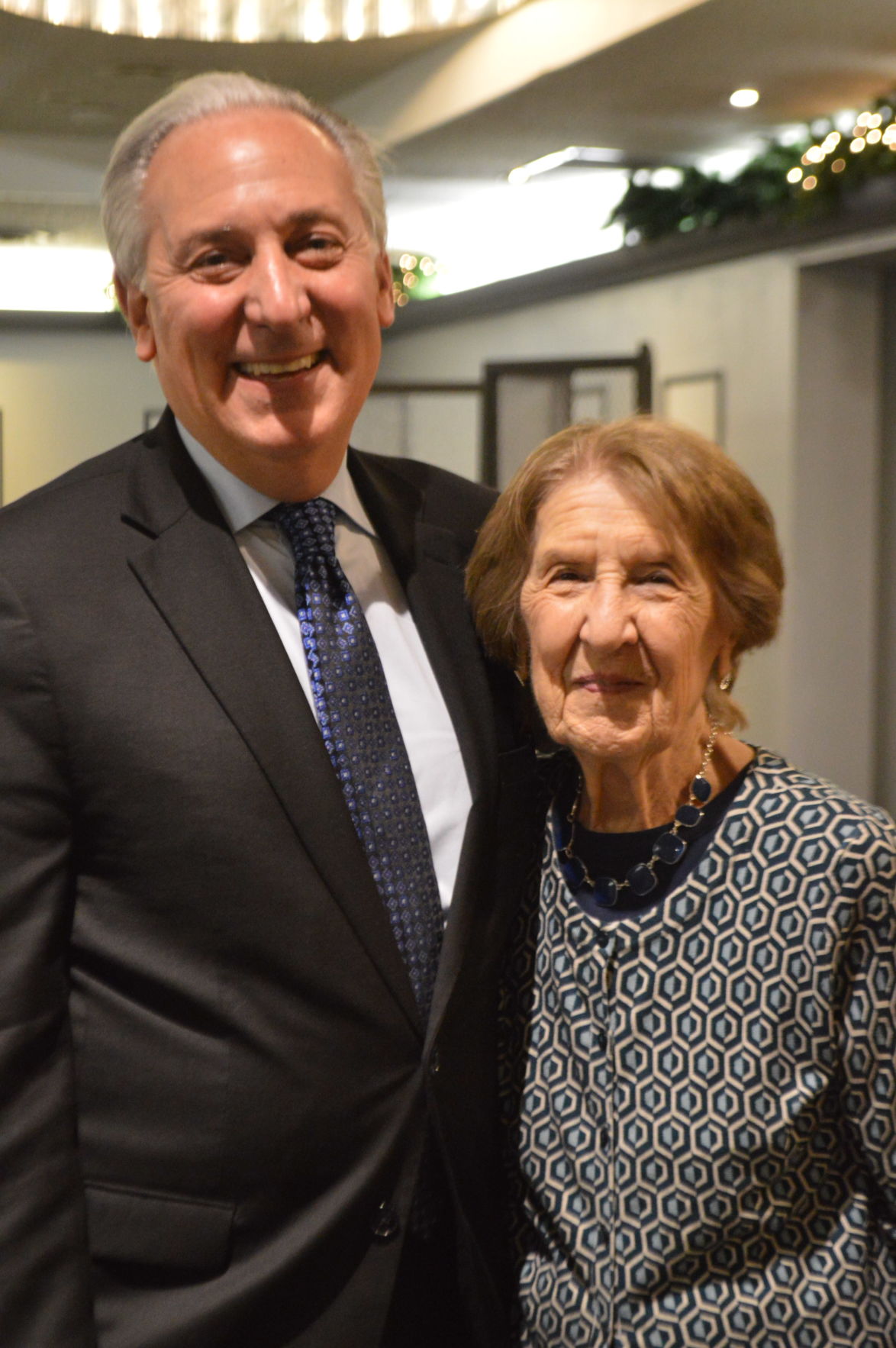 Fingerhut helps JFSA celebrate move into new building | Local News ...