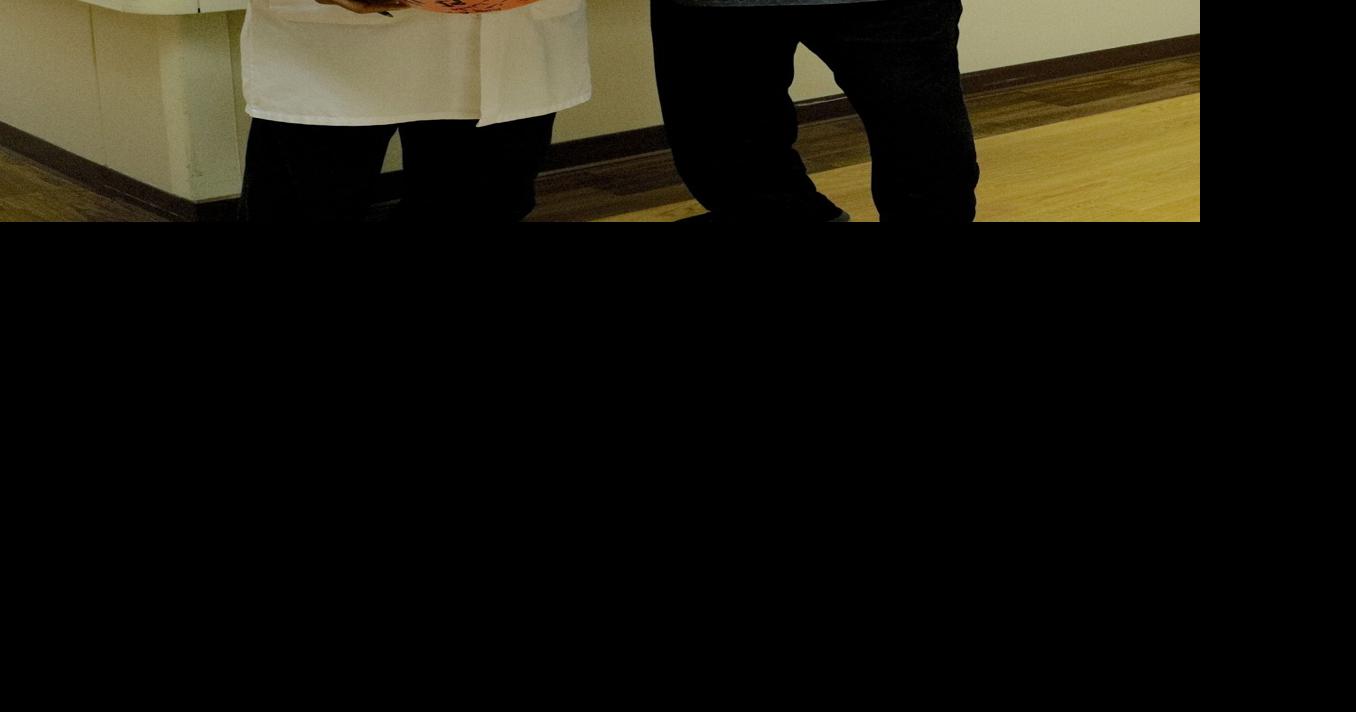 Pink guitars show support for cancer patients | Local News ...